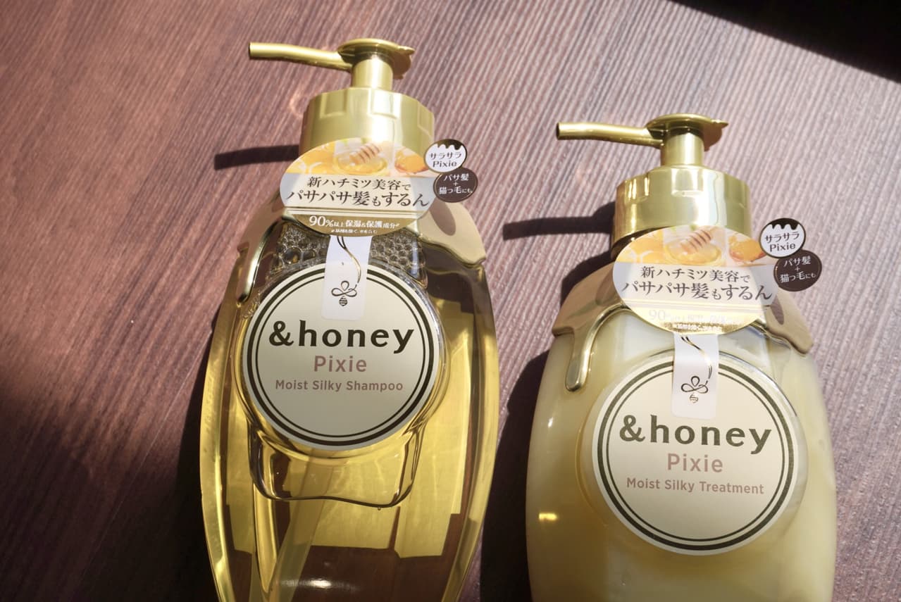 讓頭髮保濕柔順又香甜的秘密武器～實測使用後毛躁亂髮消失了！&honey pixie蜂蜜飄逸柔潤系列🍯 - 女孩板 | Dcard