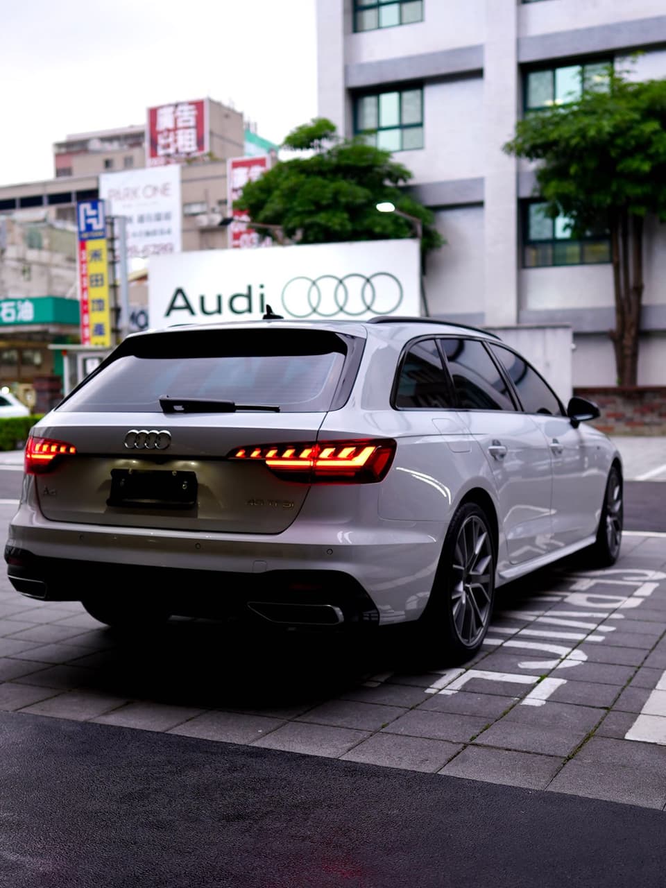 Audi A4 Avant Black Edition 實車照片分享 - 汽車板 | Dcard