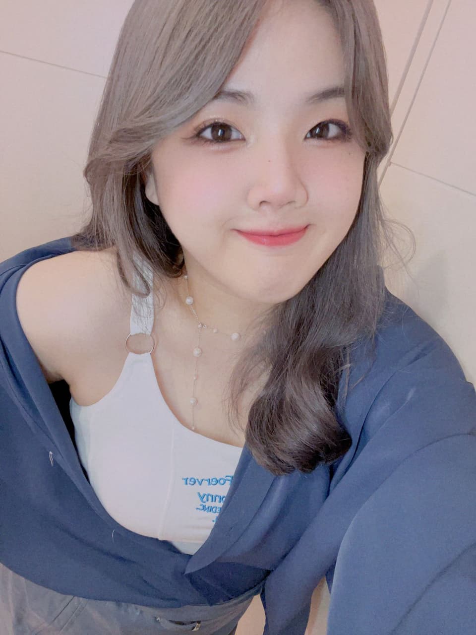 顯白到不行的女團髮色🔥高級霧感灰紫💜 - 蜜鴨力山Duck (@mia_z3duck) | Dcard