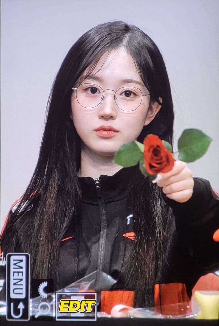 #分享 #theqoo 打扮成Faker的吳海嫄 - 追星板 | Dcard