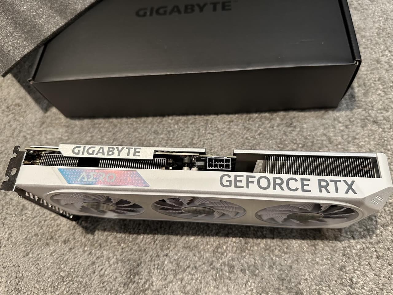 #開箱 簡約質感小升級 GIGABYTE AERO RTX 4060 - 3C板 | Dcard