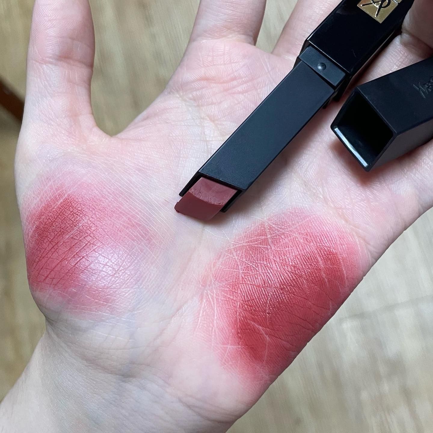 秋冬的荊棘玫瑰 YSL小黑條302 - 美妝板 | Dcard