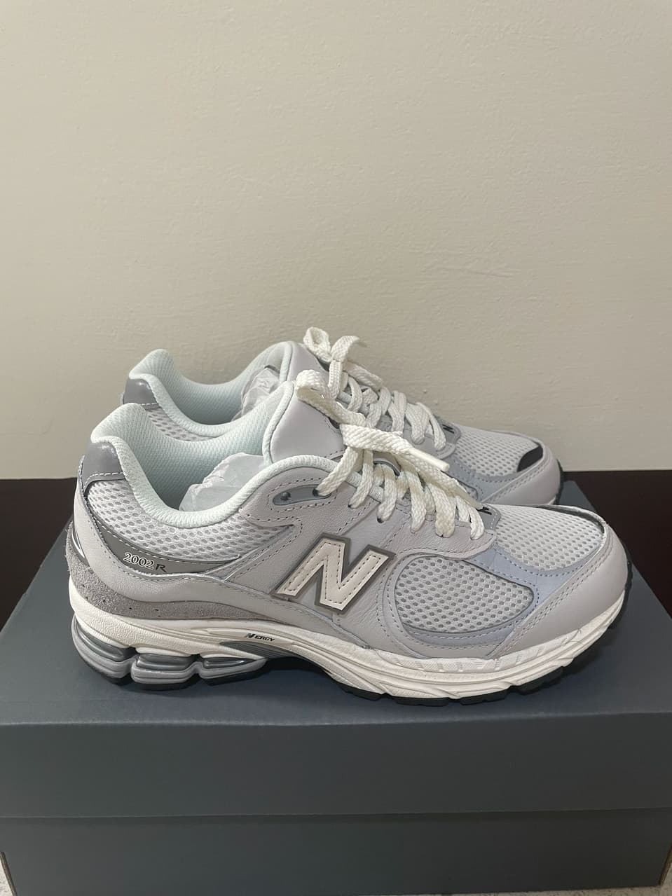 售 New Balance 2002r - 中原大學板 | Dcard