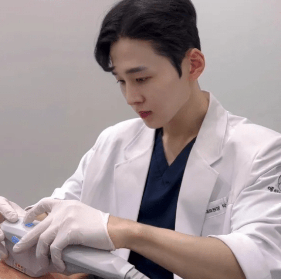 告別「虎背熊腰」！韓國超夯「優雅香肩填充」，輕鬆擁有迷人直角肩！ - 韓國AIVE皮膚科 (@aive_dr_jun) | Dcard