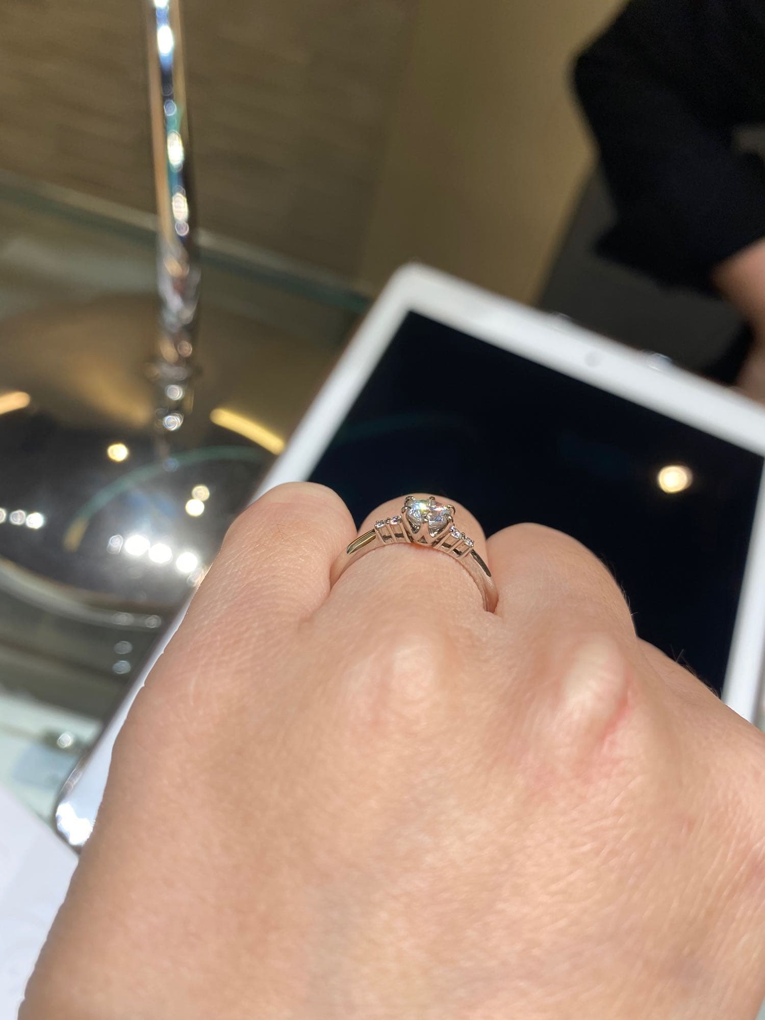 Iprimo、亞立詩 鑽戒&婚戒挑選 - 結婚板 | Dcard