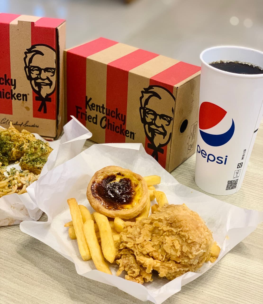 下班後的療癒時光｜肯德基夏季新品開香：明太子無骨脆雞🐔 - T絕寶貝 (@yppup) | Dcard