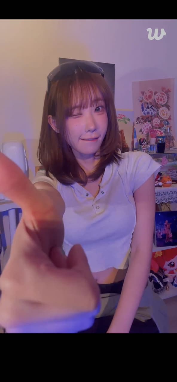 #分享 時常會直播如此親民的偶像QWER Magenta🦊 - 追星板 | Dcard