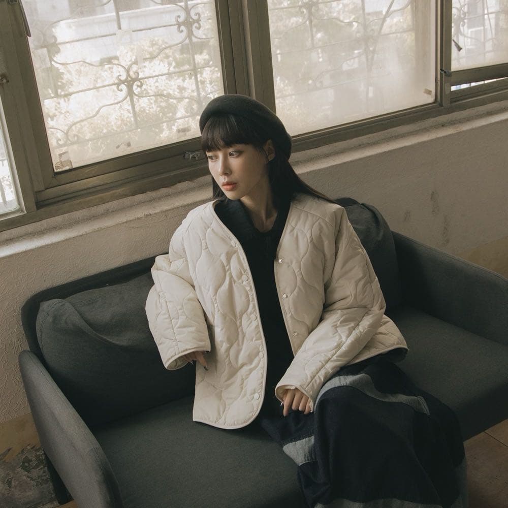 文青V領衍縫鋪棉外套 好穿搭 好保暖 - 風一般的女子 (@crklyj) | Dcard