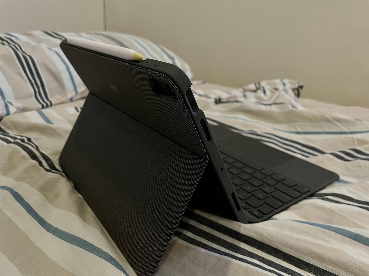 #iPad 分享IPad Air 4配件-Logitech Combo Touch （文長 - Apple板 | Dcard