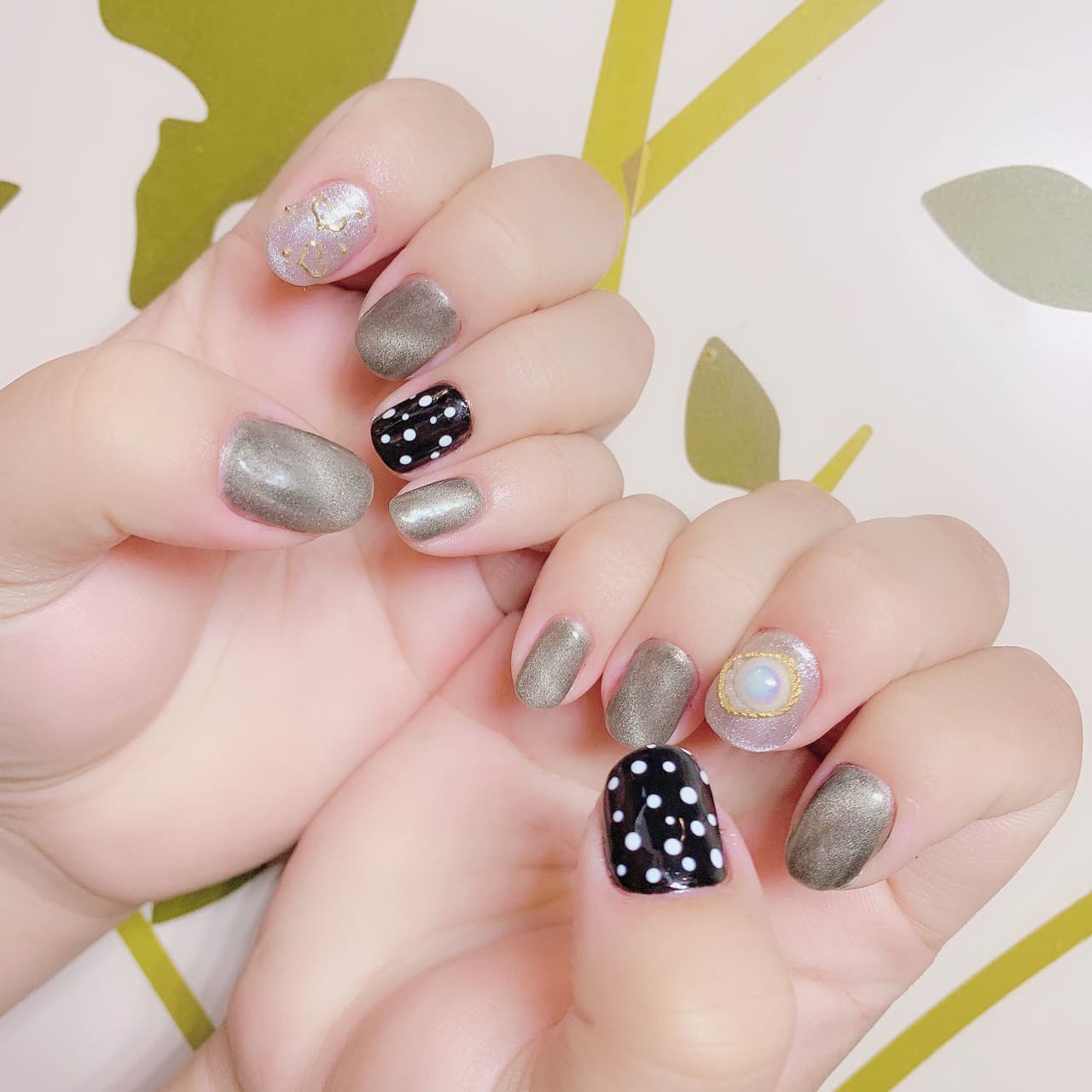 學過全科班後最近出來自己開工作室💅 美甲板 Dcard