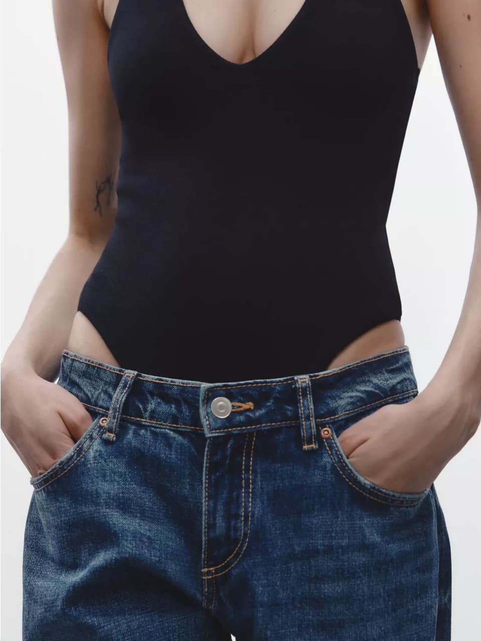 #我要賣 ZARA HALTER BODYSUIT 辣妹性感包屁衣 - 二手交易板 | Dcard