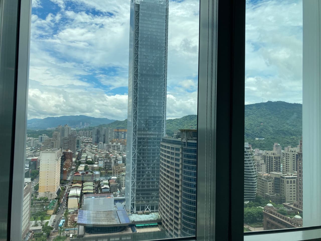 📍Spring Professional實習心得-Operation Intern - 工作板 | Dcard