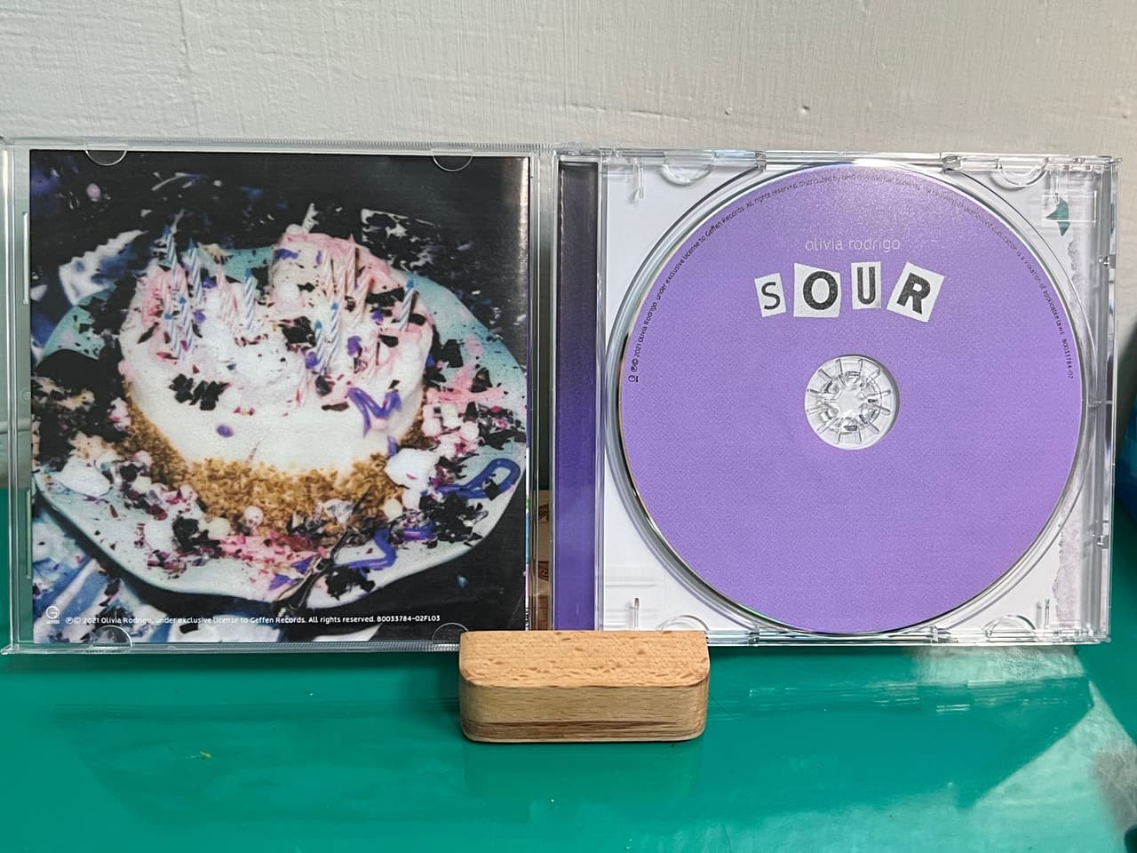 #分享 Olivia Rodrigo-sour (target exclusive) 開箱 - 西洋音樂板 | Dcard