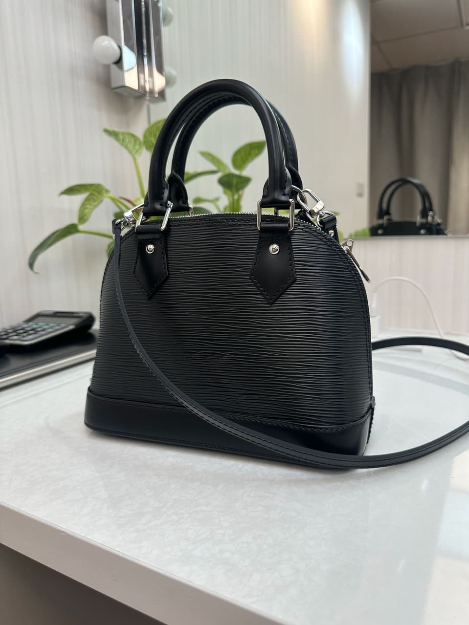 #開箱 # 開箱 LV epi水波紋系列 Alma BB - 精品板 | Dcard