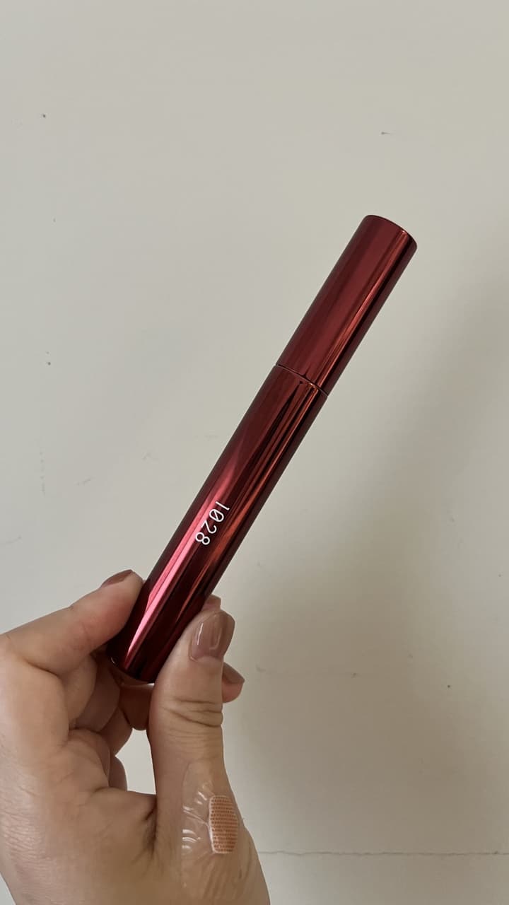 #我要賣 1028 飛激長瞬翹防水睫毛膏 EX 棕色調 - 二手交易板 | Dcard