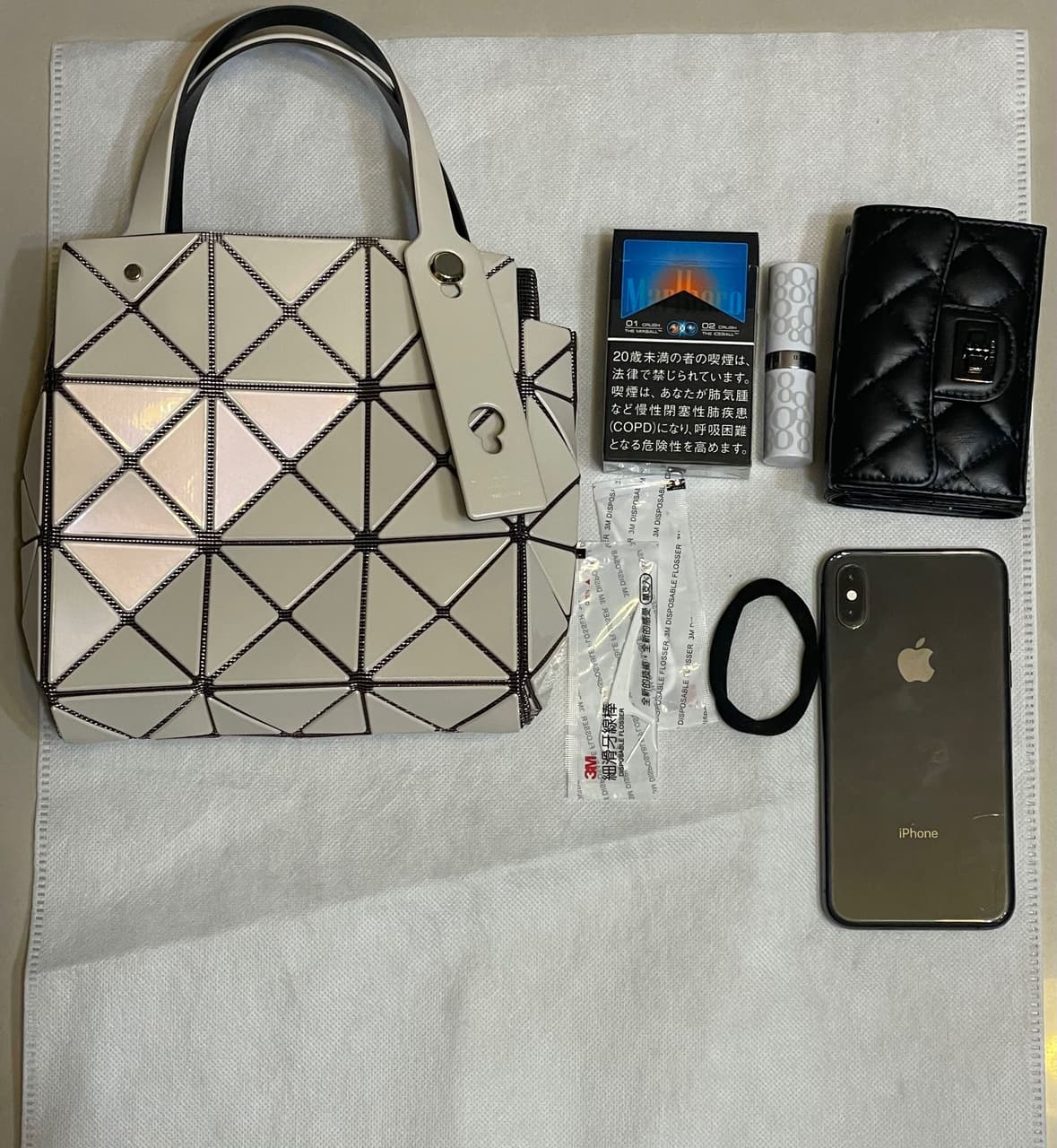 #分享 三宅一生baobao鑽石包Carat奶油金小號 - 精品板 | Dcard