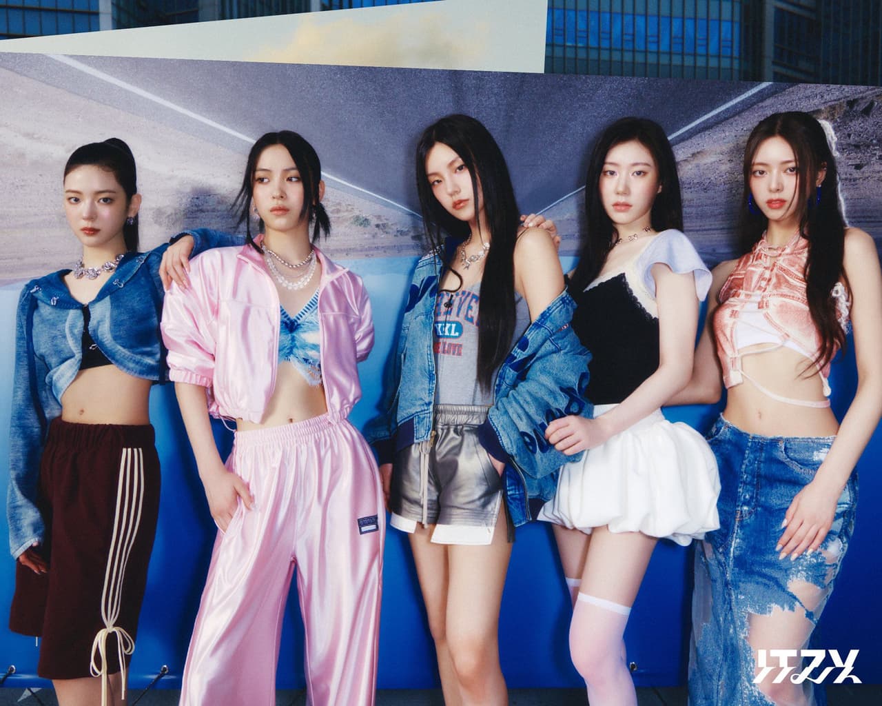 #分享 ITZY 專輯概念照 #4 - ITZY板 | Dcard