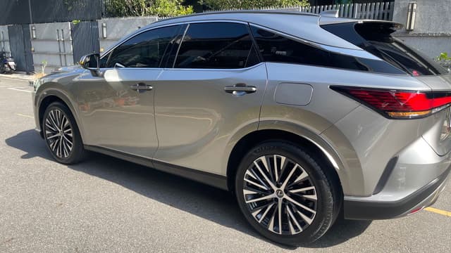 開箱 細節介紹RX350頂級版大改款 - 汽車板 | Dcard