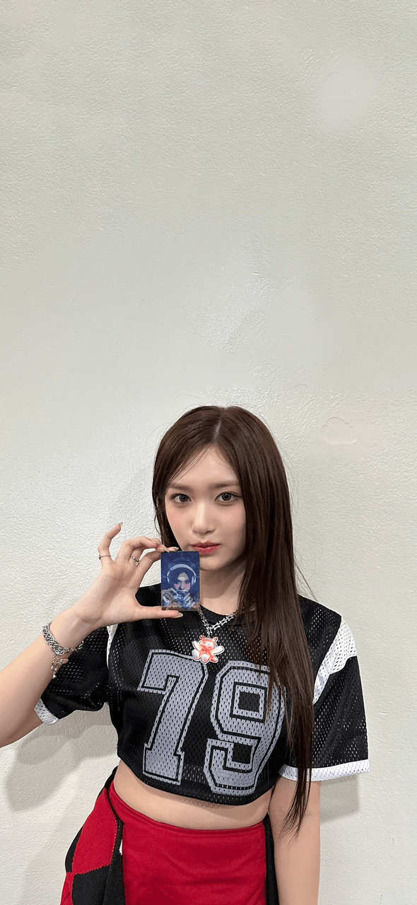 #分享 IVE 自製手機桌布 #圖多 #wallpaper #lockscreen - IVE板 | Dcard