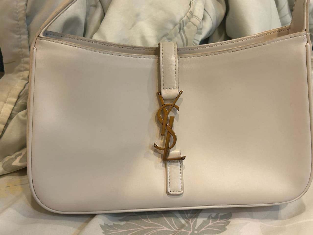 #我要賣 已售出 YSL白色 mini hobo包 - 二手交易板 | Dcard