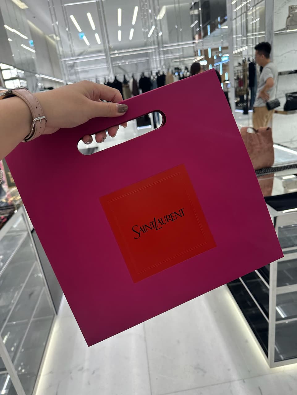 #開箱 2024 週年慶+聖誕節 戰利品大集合 香奈兒 Dior YSL 植村秀 克蘭詩 開箱不完 - 美妝板 | Dcard