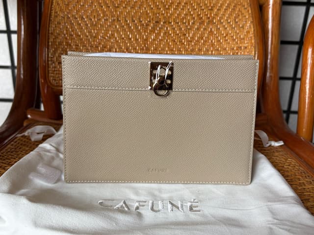 #我要賣 Cafuné STANCE CHAIN-奶杏色小包7000免運 - 二手交易板 | Dcard