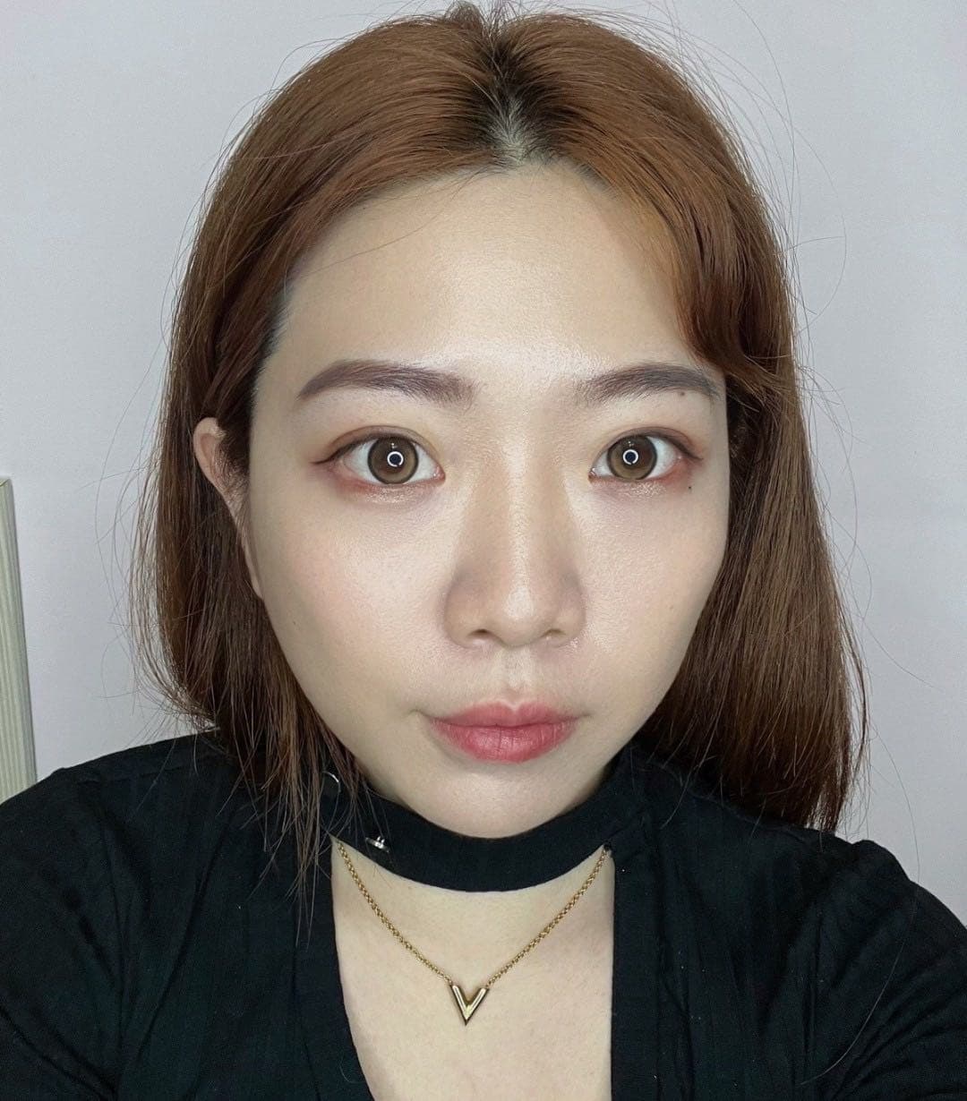 Timido #薛妞妞聯名 自然月牙隱眼開箱 - 隱形眼鏡板 | Dcard