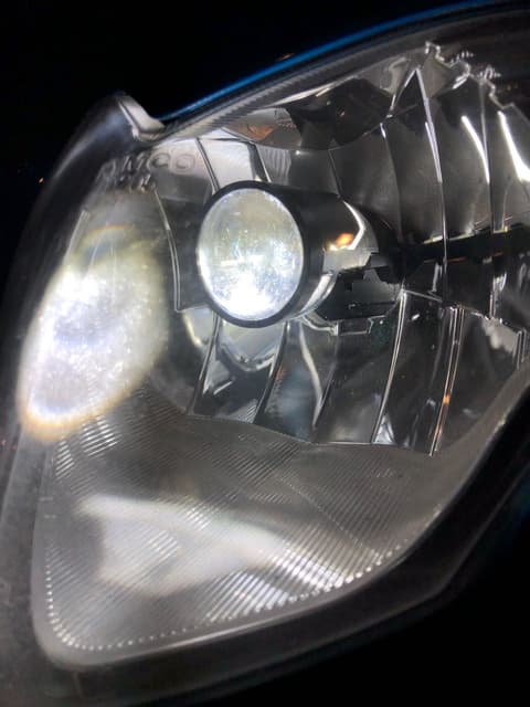 #問題 Led大燈問題 - B3-2 留言 | Dcard