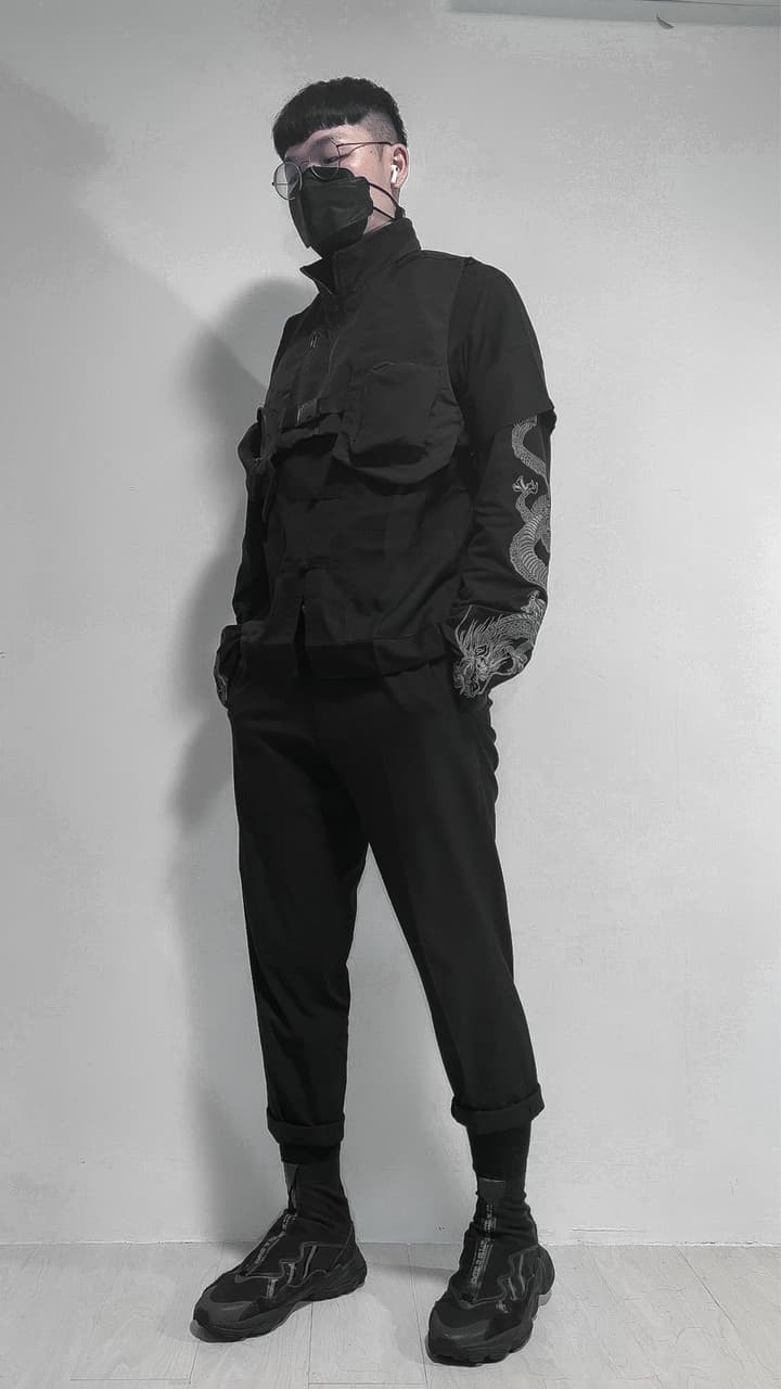 All Black + Tech(機能)元素的三套穿搭分享 - Liam (@mr.sen) | Dcard