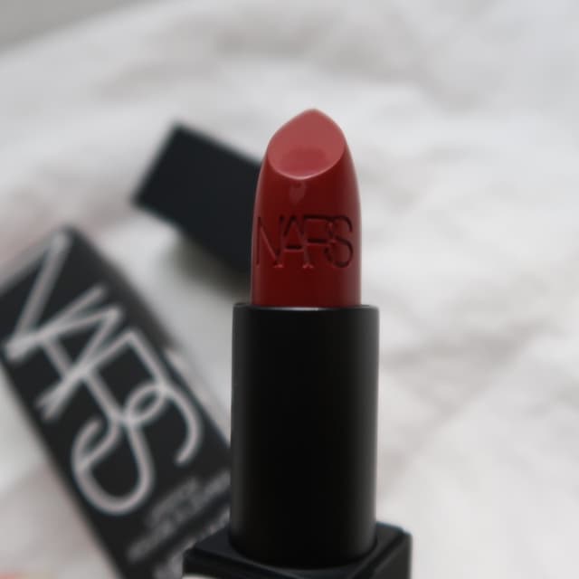 拜託買它💄NARS 絕對經典唇膏immortal red - 美妝板 | Dcard