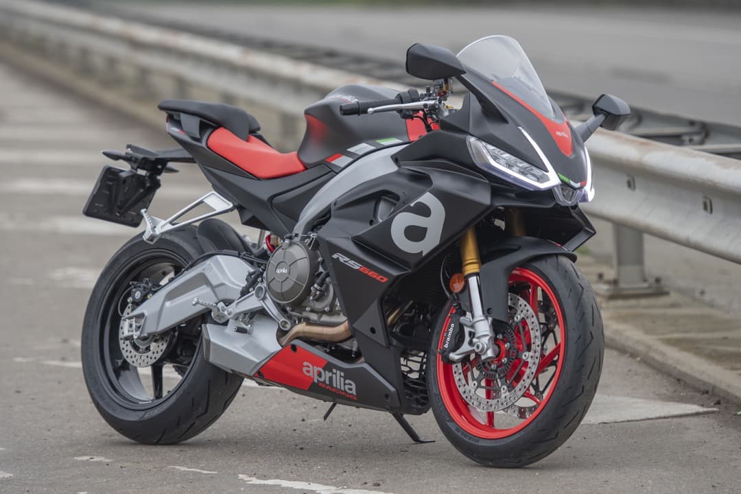 #紅牌 RS660選色 - 重機板 | Dcard