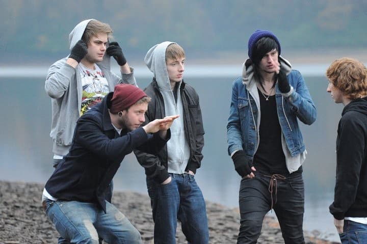 #分享 ＃樂團分享 英國金屬樂團WHILE SHE SLEEPS今晚登台，帶你一起跳入金屬樂的坑 ️‍🔥 - 音樂板 | Dcard