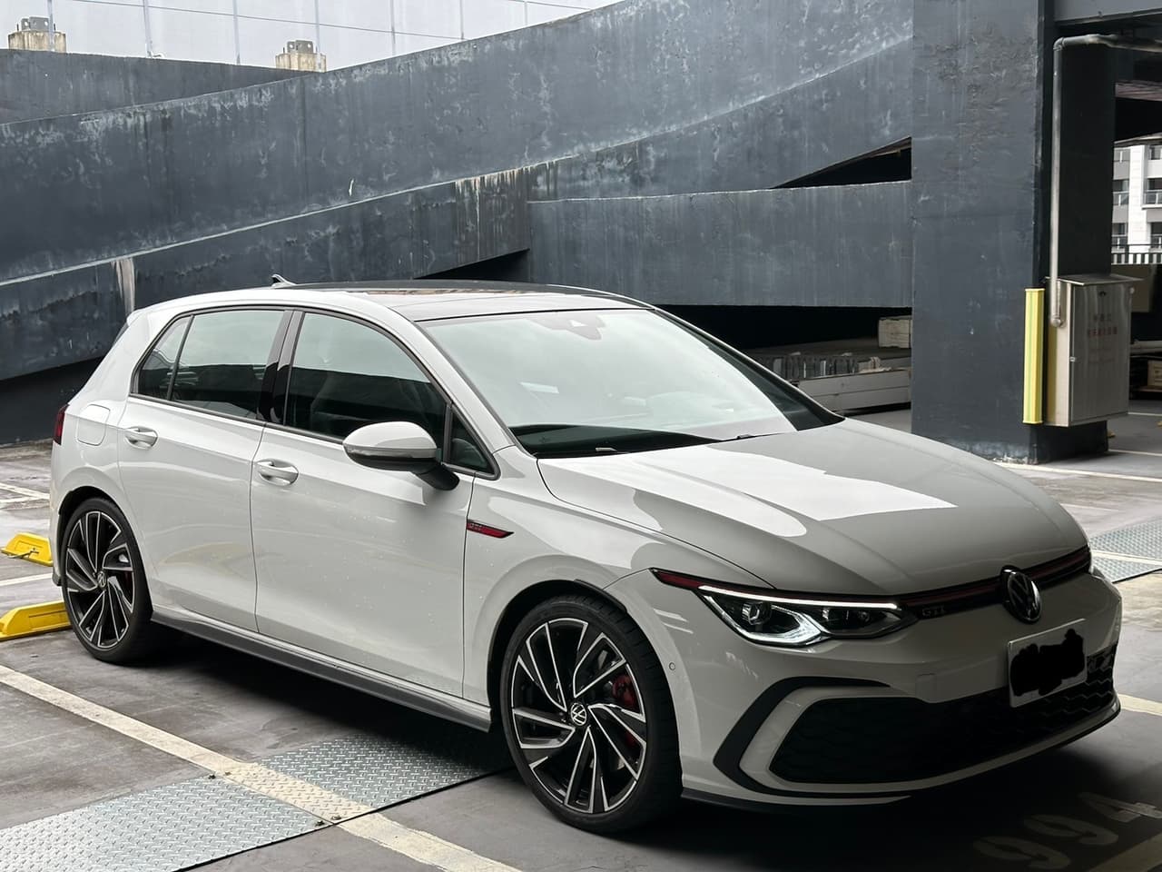 #開箱 圓了鋼砲夢 My Golf GTI😎 - 汽車板 | Dcard