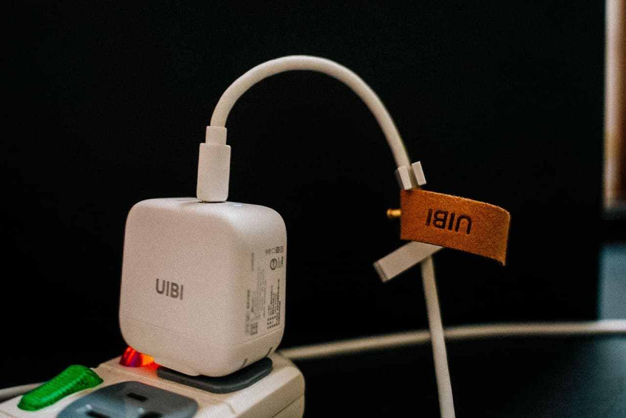 快充組合！UIBI 67W 雙口氮化鎵快充 - 3C板 | Dcard