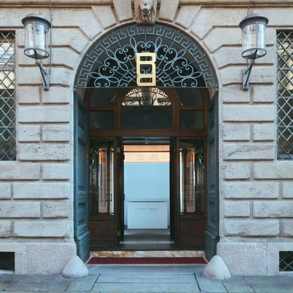 Range Rover 發佈新logo - 汽車板 | Dcard