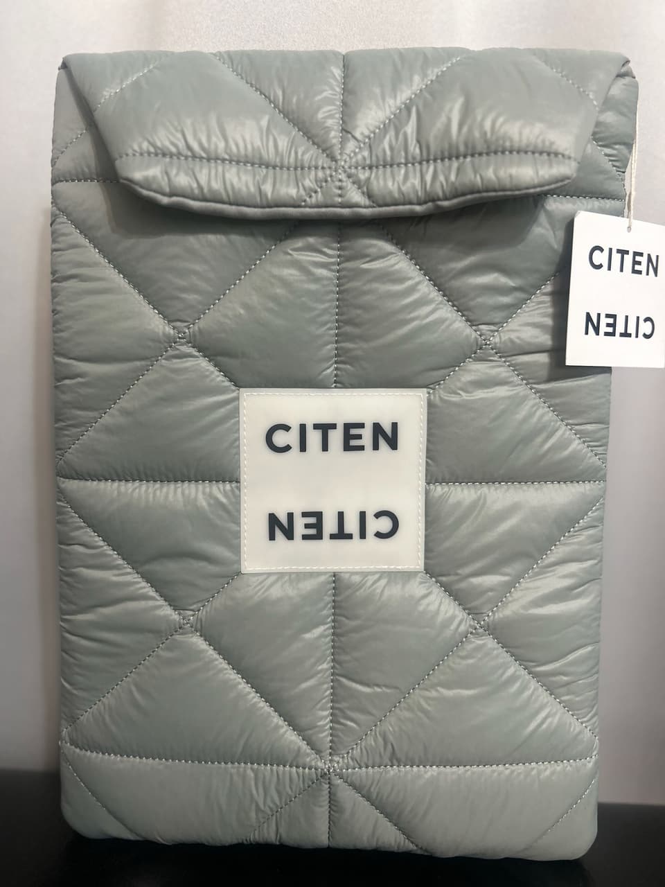 #我要賣 CITEN筆電包 3coins粉刺清潔機 - 二手交易板 | Dcard