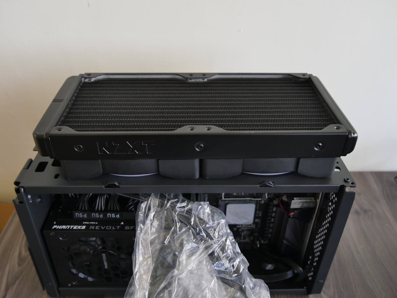 #開箱 伸縮自如的PHANTEKS SHIFT XT - 3C板 | Dcard