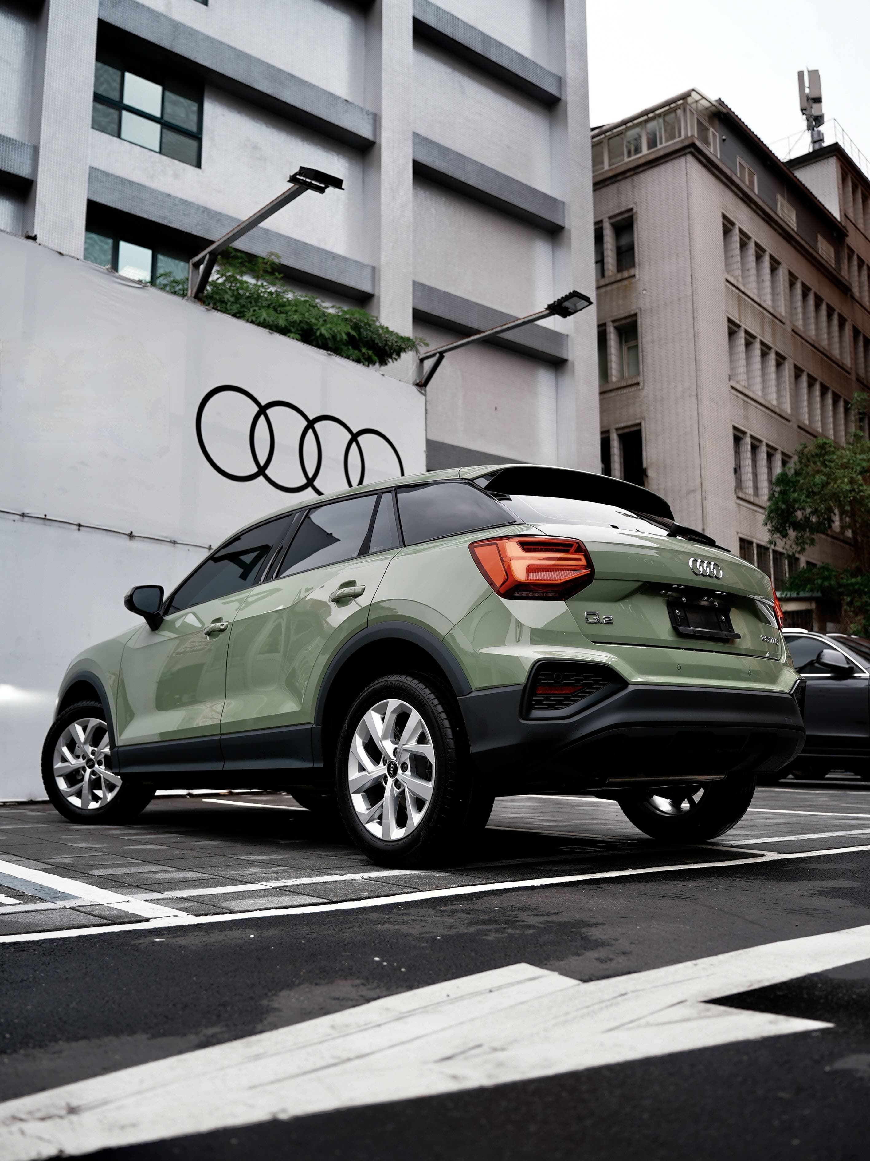 Audi Q2 35 TFSI Technik Apple green 實車照片分享 - 汽車板 | Dcard
