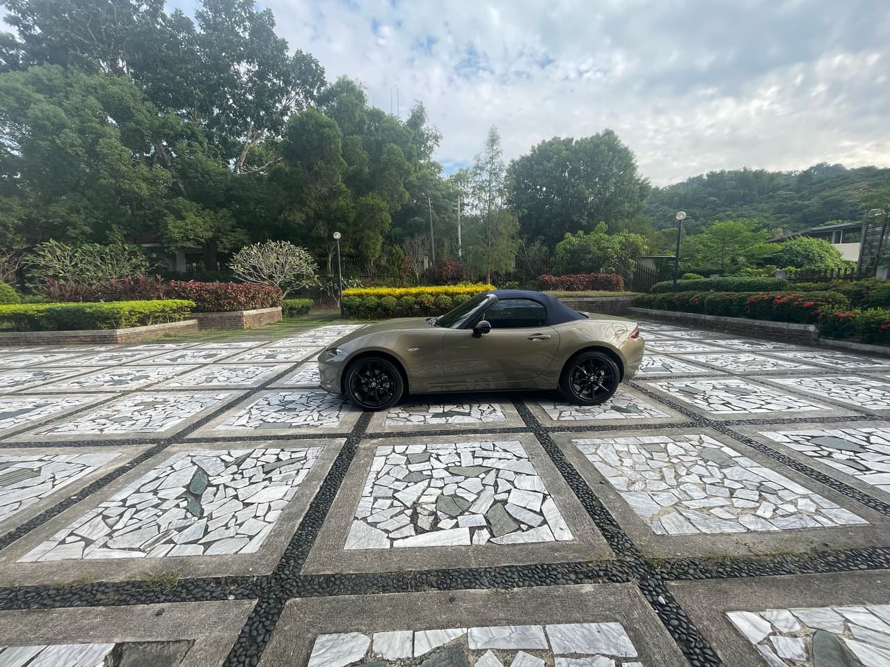 你開馬自達怪不得你塞車 新車開箱 MX-5 RS - 汽車板 | Dcard