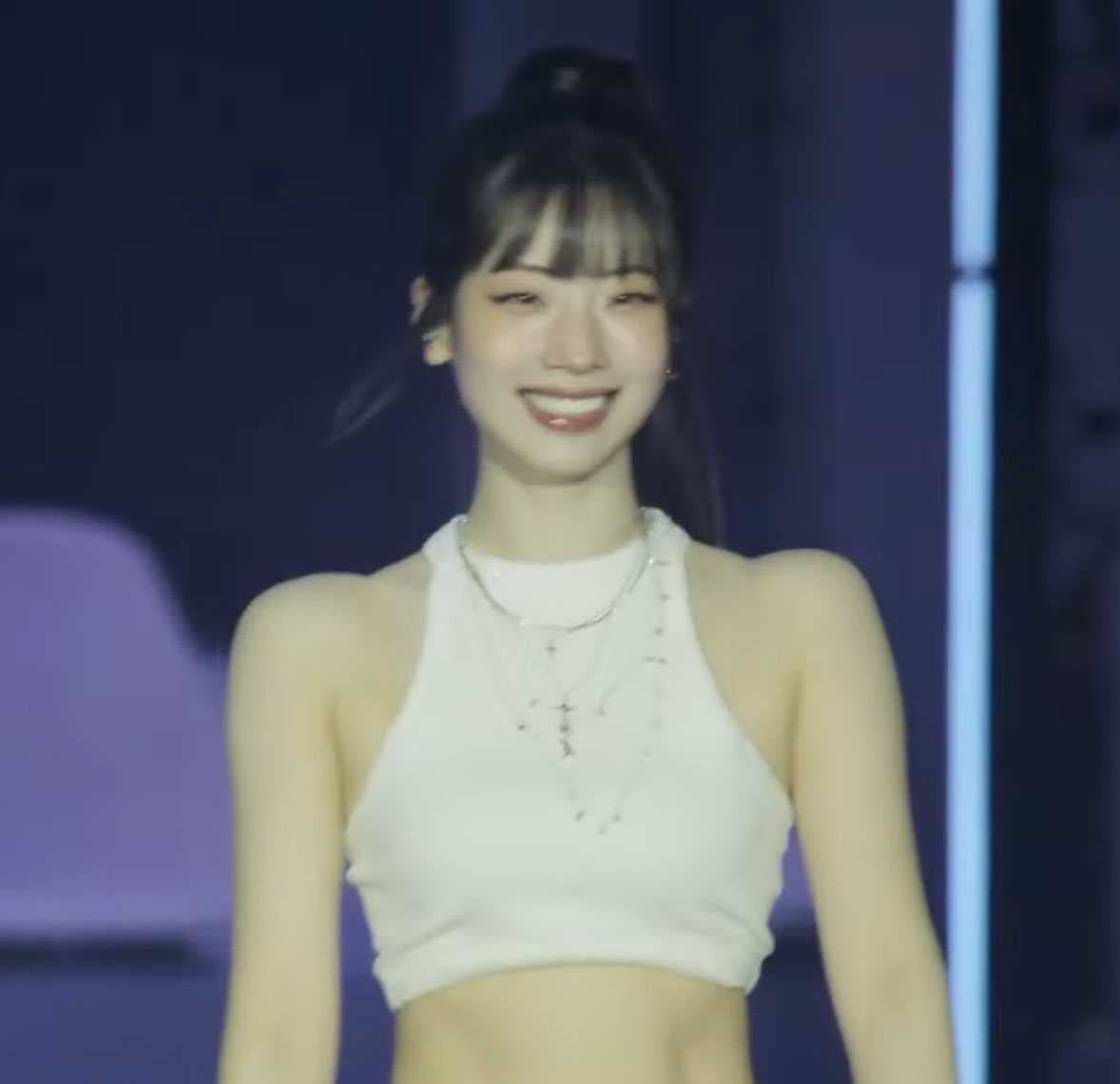 #分享 韓網theqoo熱門🔥 在Lollapalooza音樂節上，鼓勵人們鍛鍊身體的TWICE - TWICE板 | Dcard