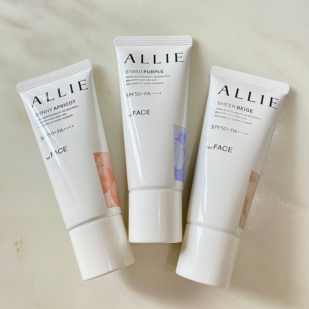 ALLIE持采濾鏡調色UV防曬乳 15分鐘快速完妝💄美美約會去😍 - Mona茉那 (@monaaa11xx) | Dcard