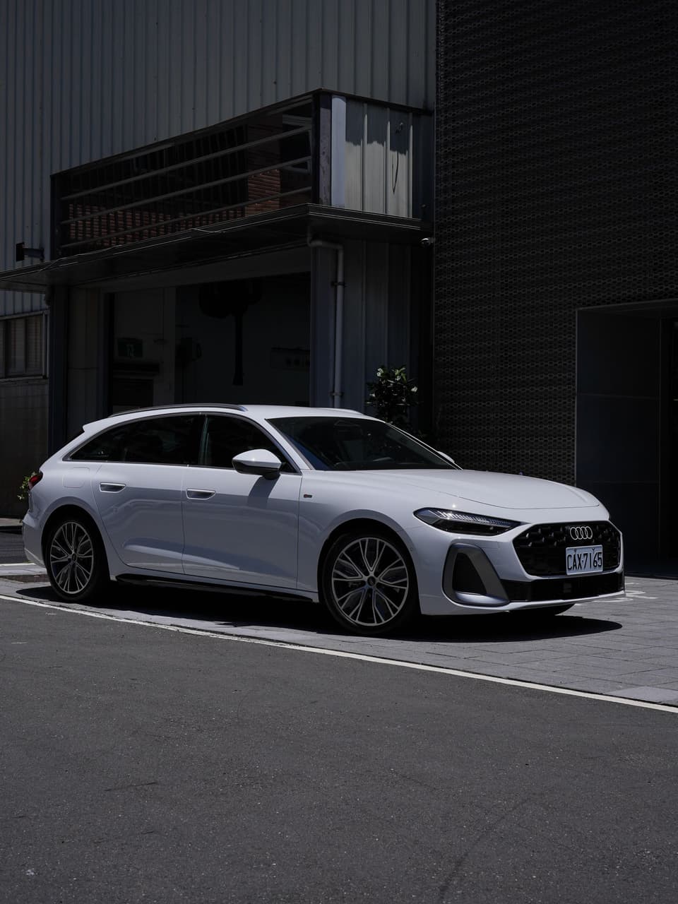 實車分享｜A5 Avant TFSI 110 kW S line｜金屬冰川白 Glacier White 2Y - 汽車板 | Dcard