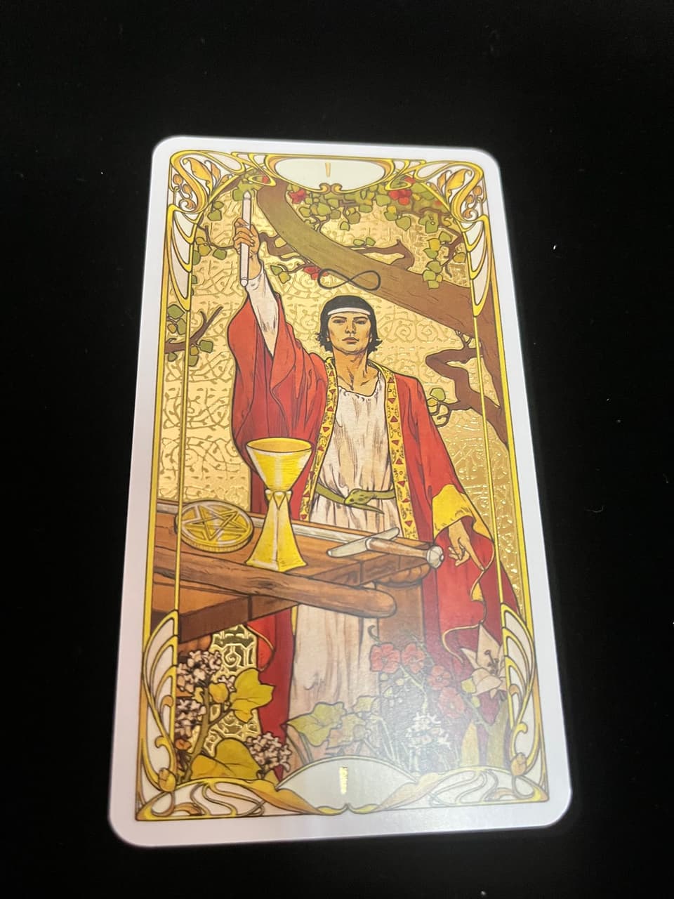 開箱📦黃金新藝術塔羅牌 🖤 Golden Art Nouveau Tarot - 𝘽𝙖𝙨𝙩𝙚𝙩 𝘿𝙞𝙖𝙧𝙮 (@ld02513) | Dcard