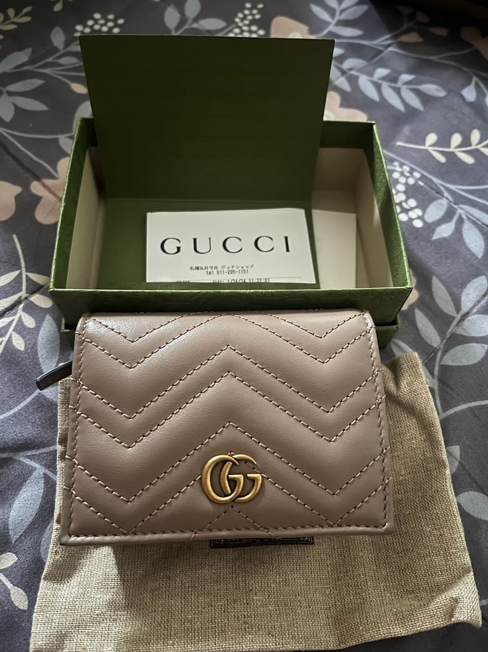 #我要賣 已售出 Gucci 藕粉皮革短夾 $6000 - 二手交易板 | Dcard