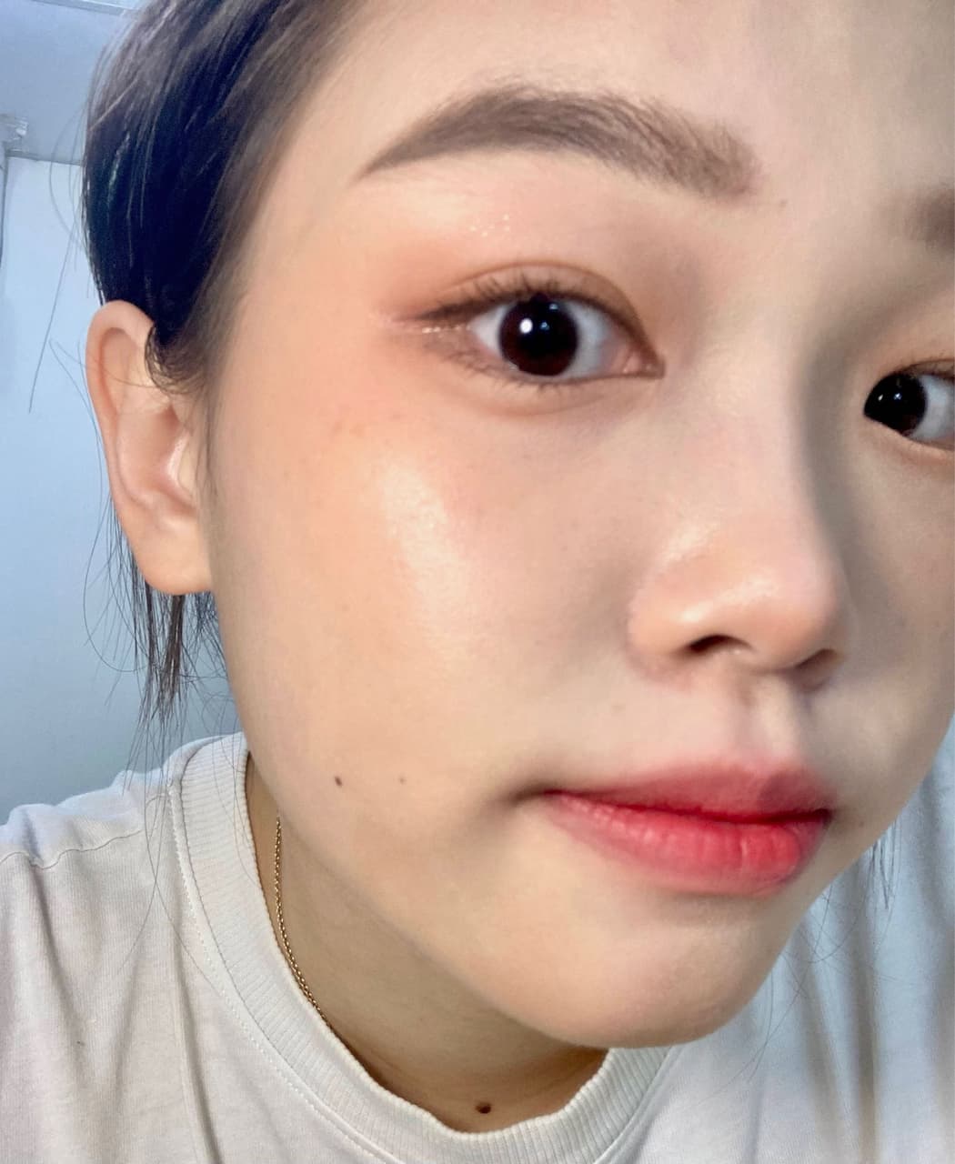 分享 兩種讓底妝持久的方法大公開๑•̀ㅂ•́ |含8小時實測 美妝板 Dcard