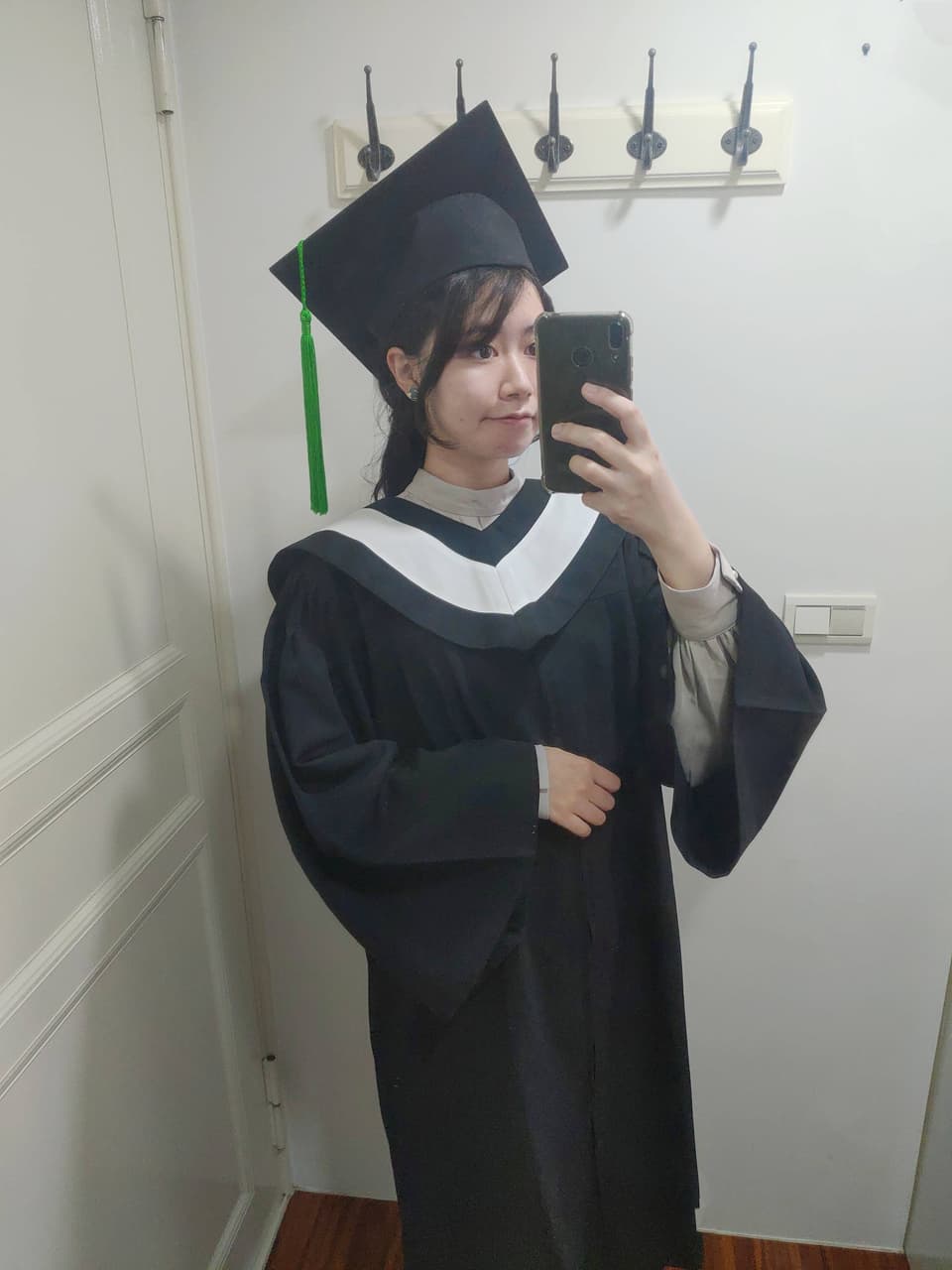 學士服裡面要穿什麼 個人看板板 Dcard