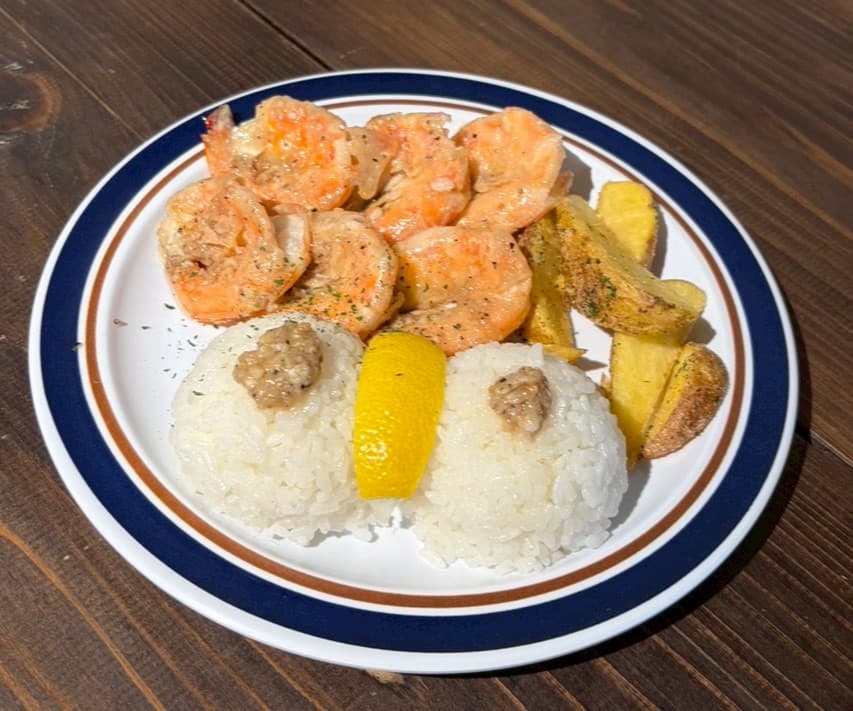 日本美食探探-沖繩美國村「Shrimp bus 蝦蝦飯」 - 一起探索全世界 (@eptw) | Dcard