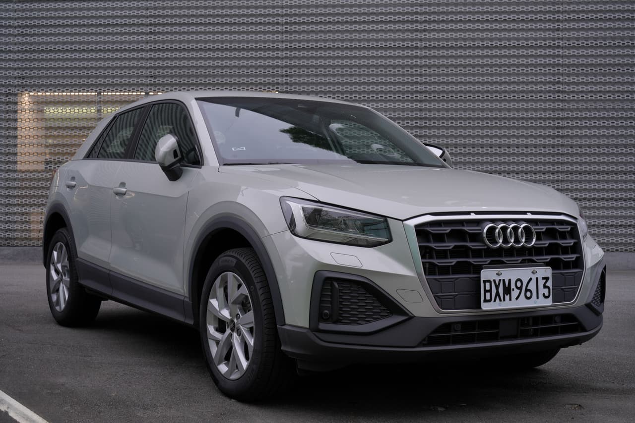 實車分享｜Audi Q2 35 TFSI Technik｜金屬朝露銀 Dew Silver N8 - 汽車板 | Dcard