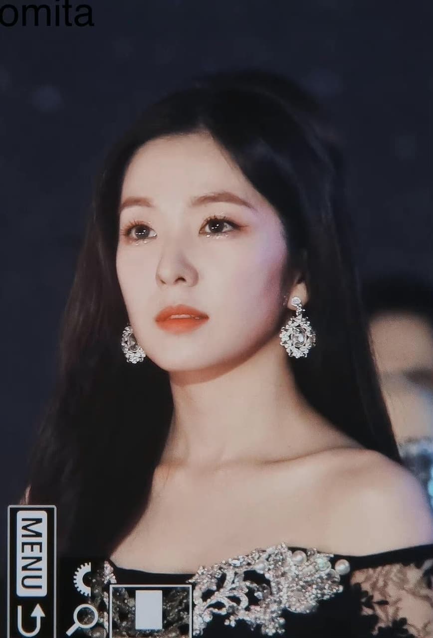 #分享 Irene今天在GMA頒獎禮的生圖又封神了！太美了 - B28 留言 | Dcard