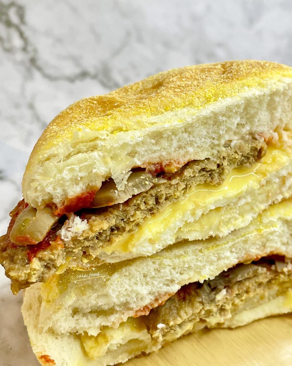 全家X 超級瑪利歐聯明新品：蘑菇大大牛肉堡 - cala (@cala_food) | Dcard